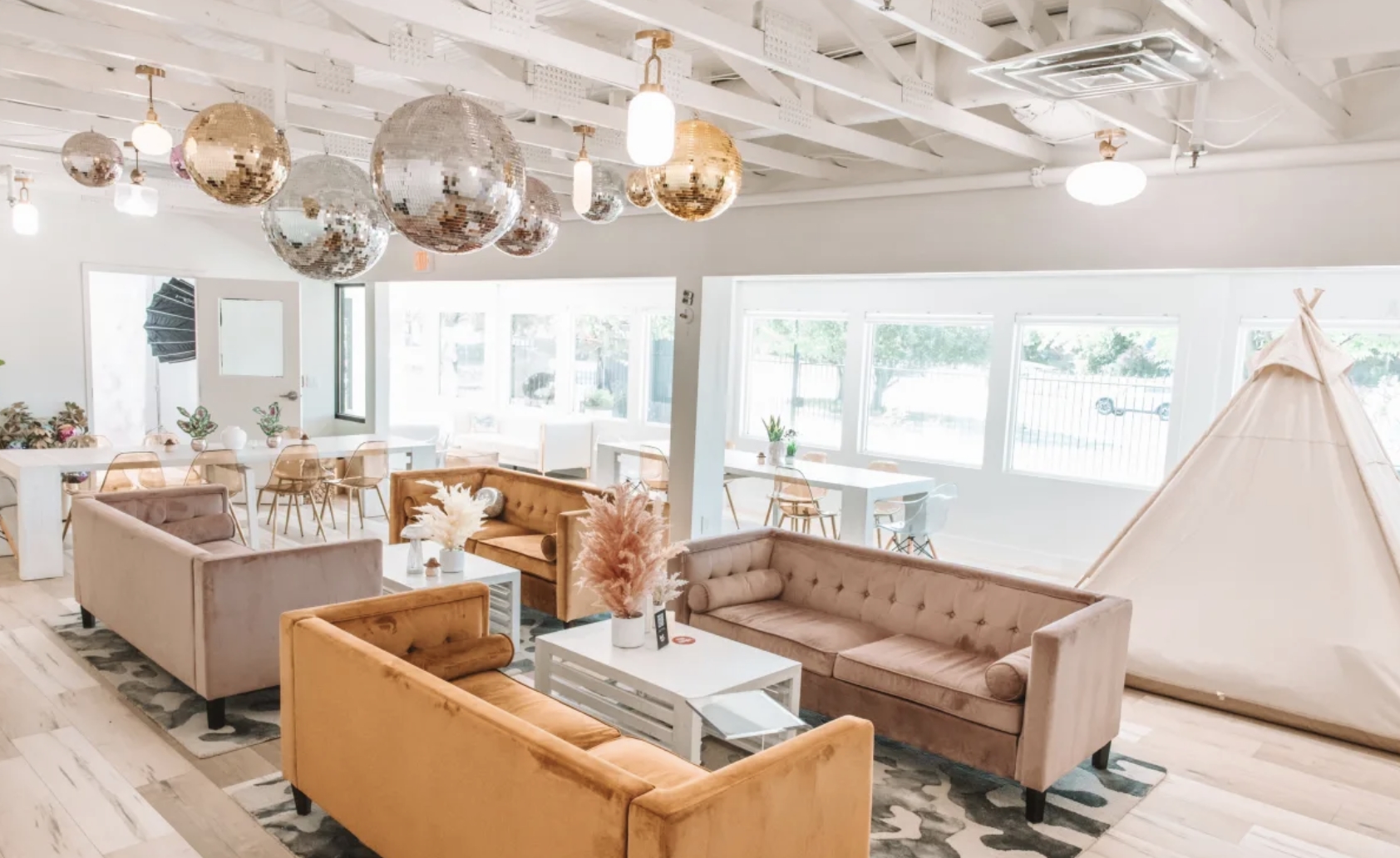 Locations Hub - Lark Studios