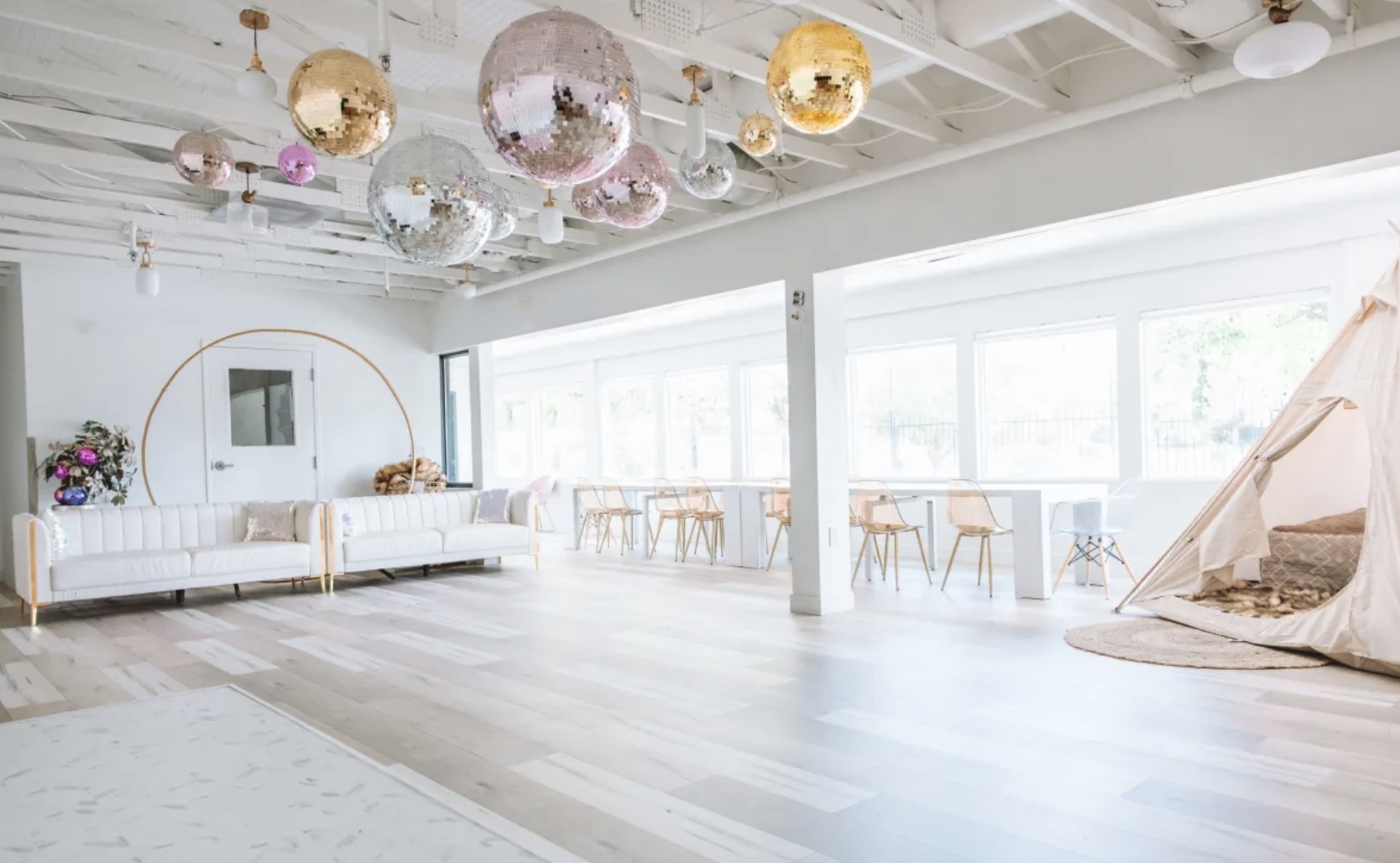 Locations Hub - Lark Studios