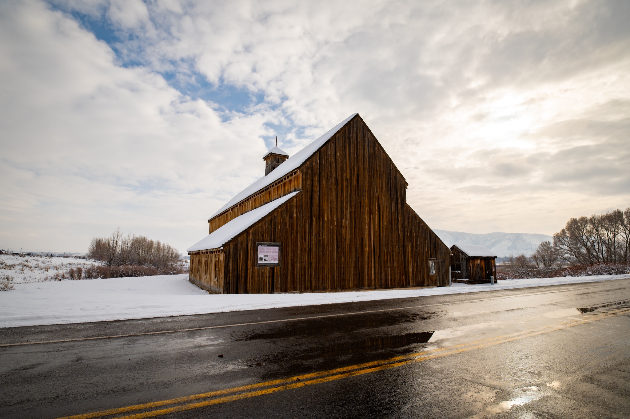 Locations Hub - Historic Tate Barn
